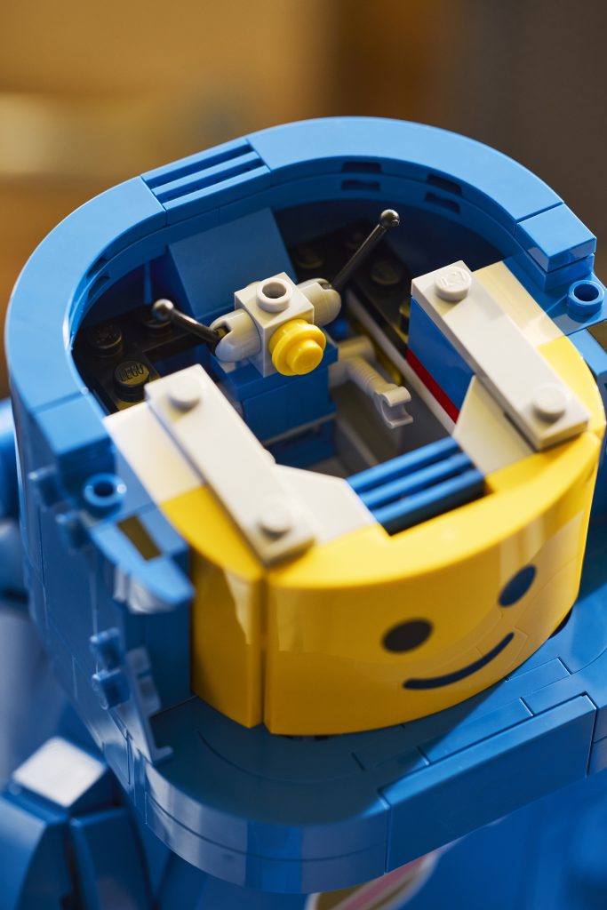 LEGO Up-Scaled Blue Astronaut and London Bus officially revealed ...
