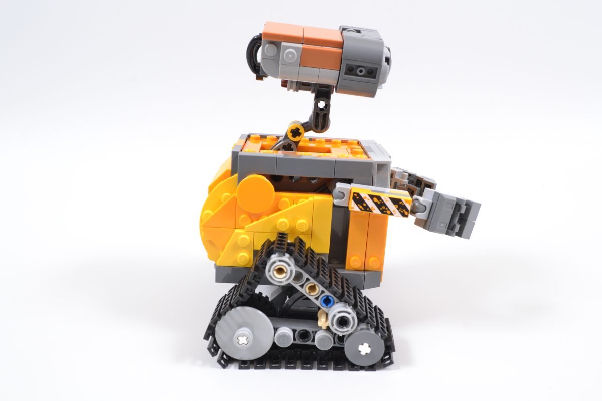 LEGO Disney 43279 WALL-E and EVE review - Brick Fanatics