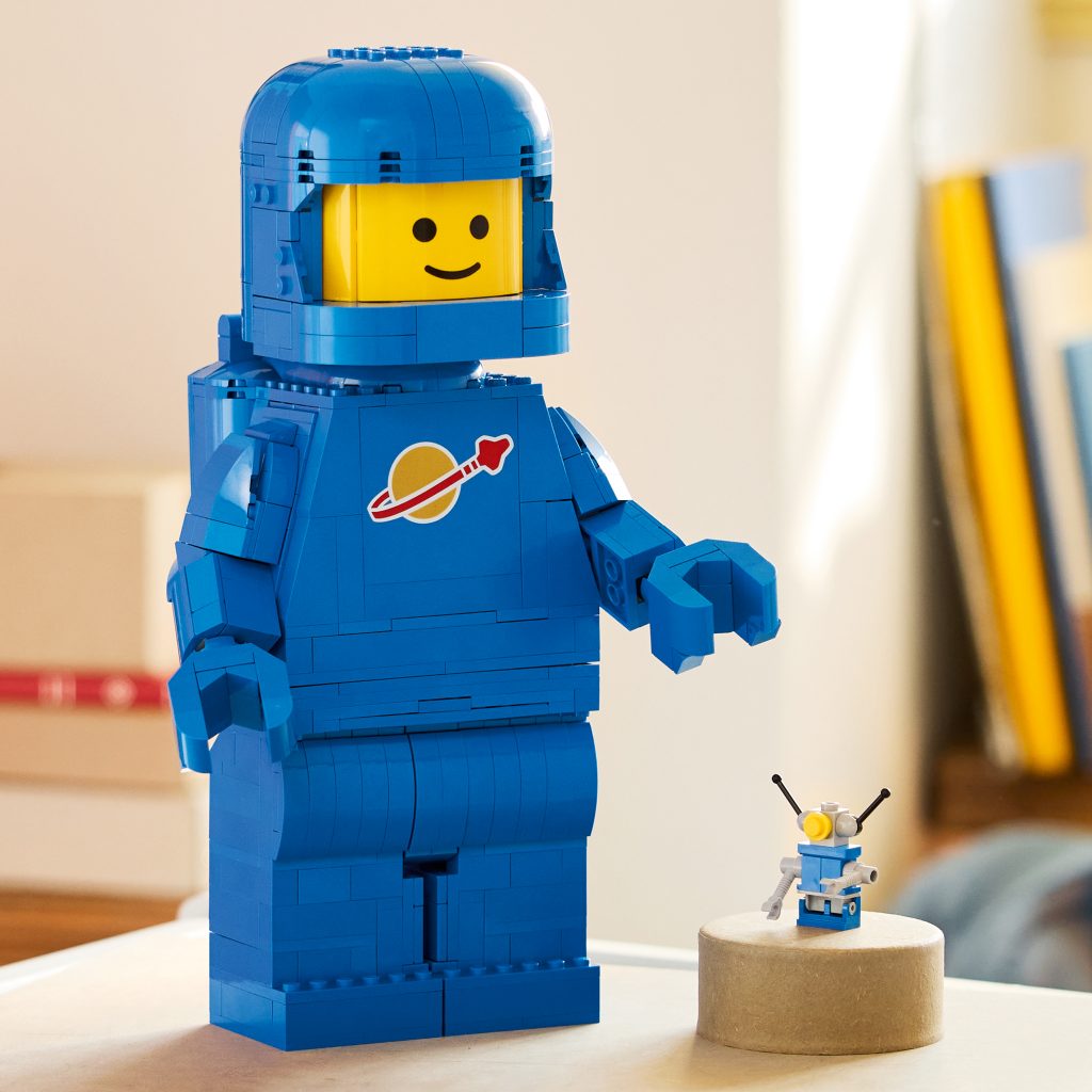 LEGO Up-Scaled Blue Astronaut and London Bus officially revealed ...