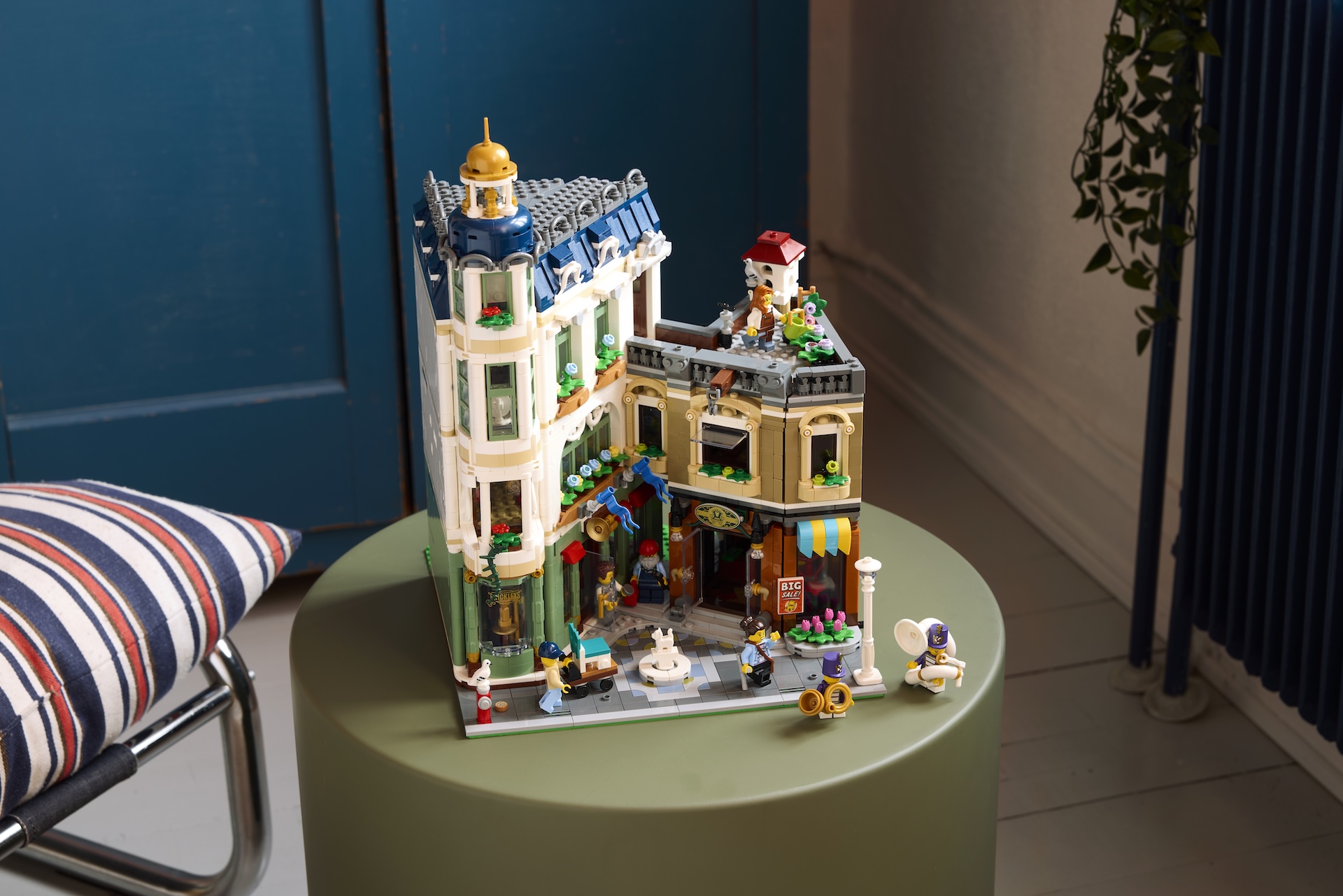 Every LEGO modular building you can get with double points - Brick Fanatics