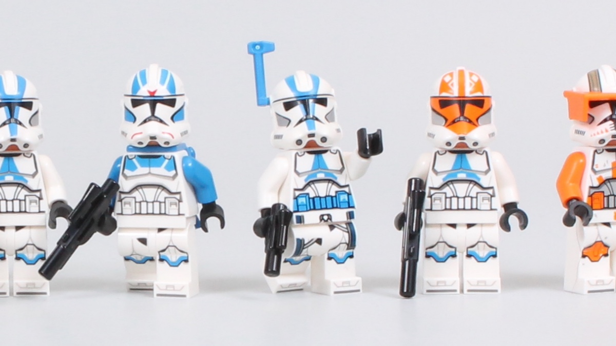Adding the new LEGO Star Wars 501st minifigures to the wider clone army ...