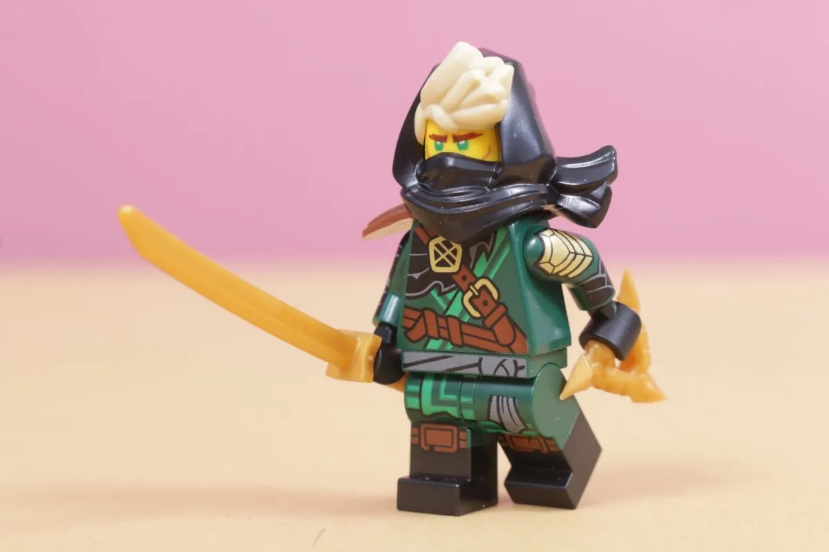 LEGO Minifigures Series 29 spotlight: Mysterious Ronin - Brick Fanatics