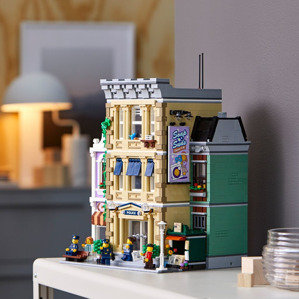 LEGO Modular Buildings Collection 10278 Police Station announced ...