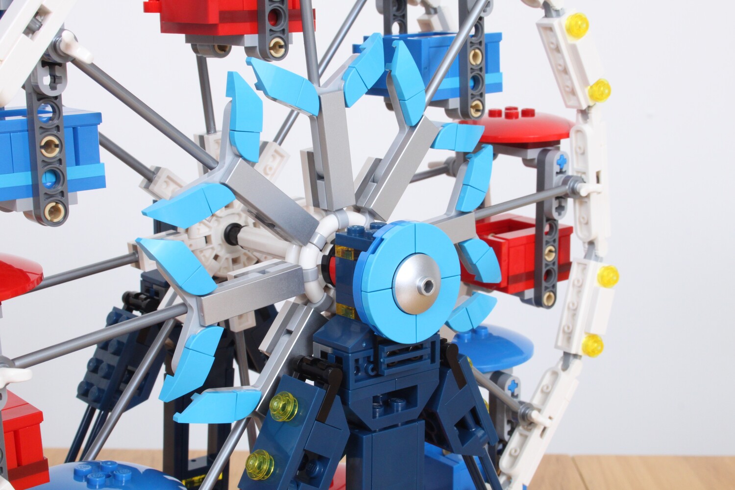 LEGO Creator 31389 Iconic Ferris Wheel review - Brick Fanatics