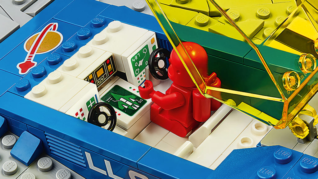 Build LEGO Classic Space models with 10497 Galaxy Explorer