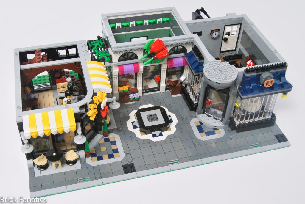 LEGO Creator Expert 10255 Assembly Square Review