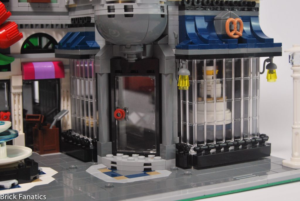 LEGO Creator Expert 10255 Assembly Square Review