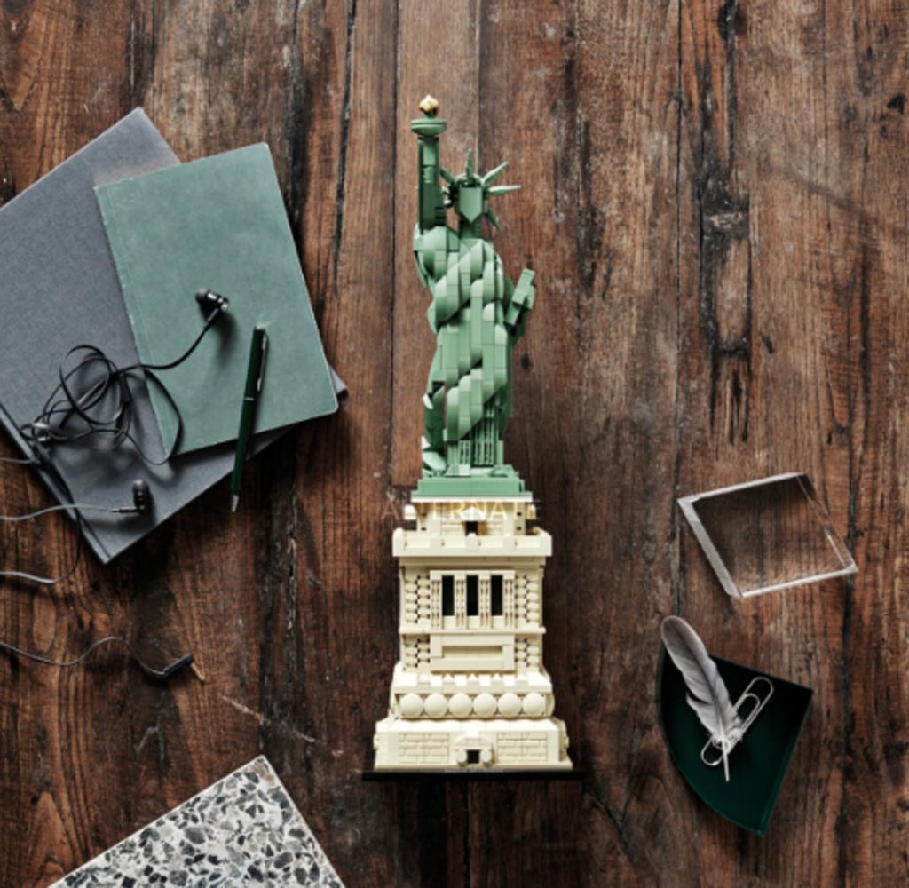 LEGO Architecture 21042 Statue of Liberty official images