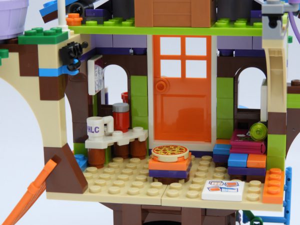 LEGO Friends 41335 Mia's Tree House review
