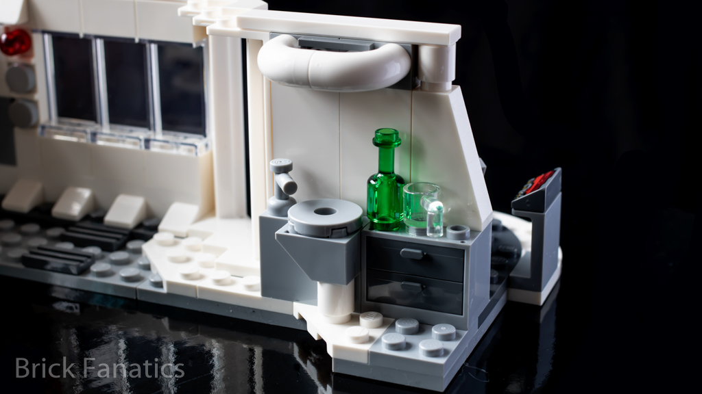 LEGO Star Wars 75203 Hoth Medical Chamber review