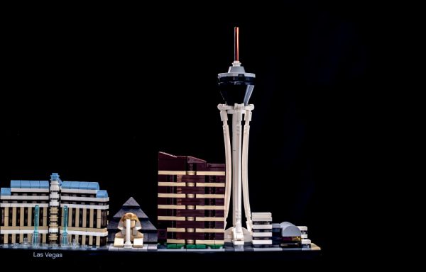 LEGO Architecture 21047 Las Vegas review