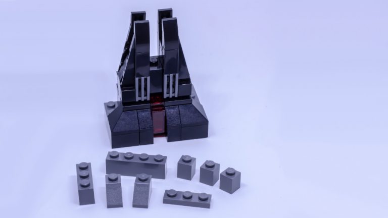 LEGO Star Wars 75251 Darth Vader's Castle micro build