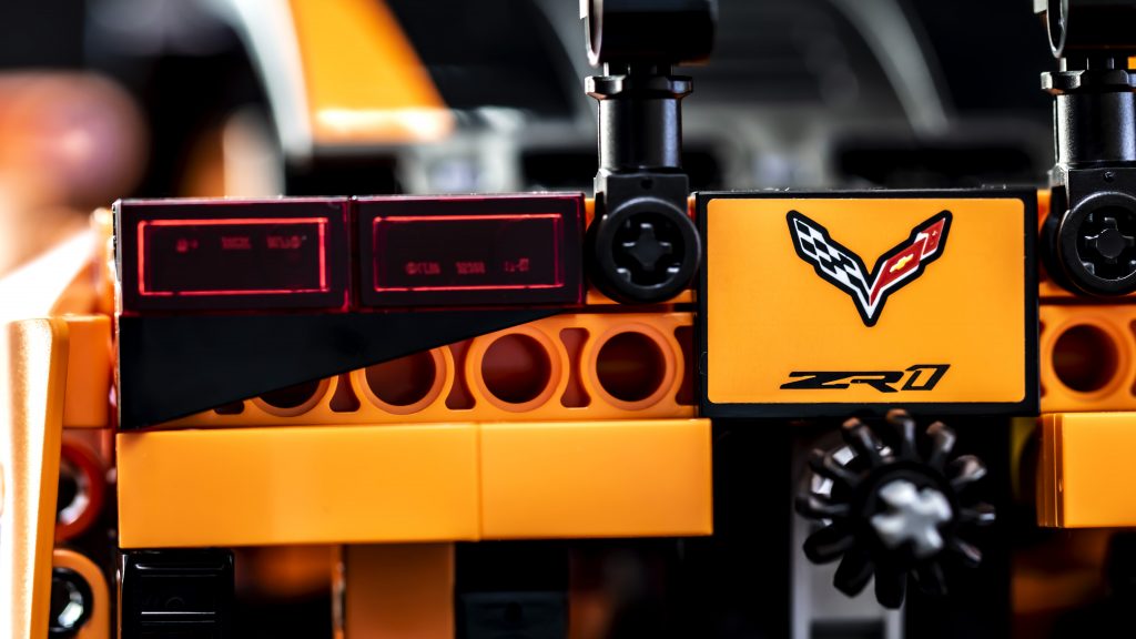 LEGO Technic 42093 Chevrolet Corvette ZR1 review