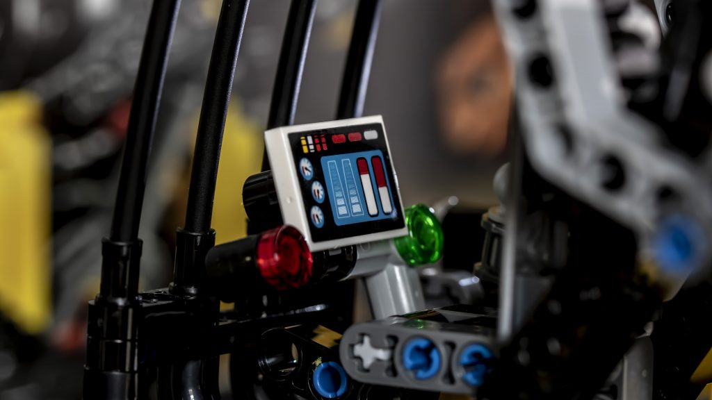 LEGO Technic 42094 Tracked Loader review