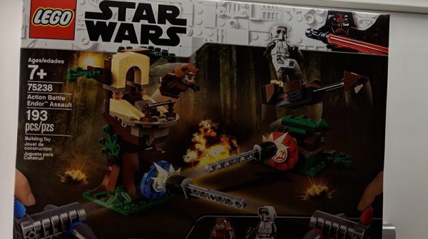 LEGO Star Wars 75238 Action Battle Endor Assault revealed