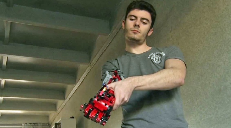 University student builds new prosthetic arm using LEGO bricks - Brick ...