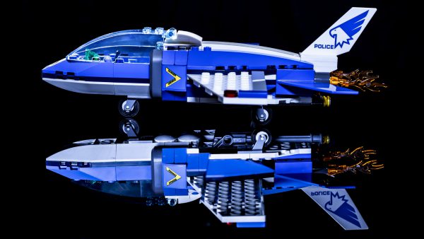 LEGO City 60208 Sky Police Parachute Arrest review