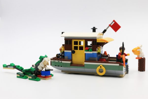 LEGO Creator 31093 Riverside Houseboat review