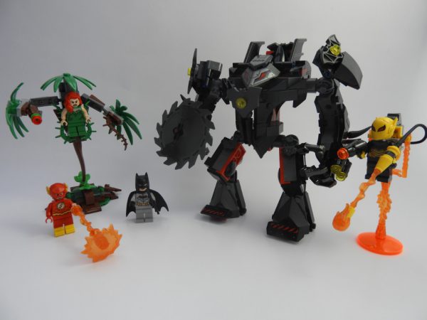 LEGO DC Super Heroes 76117 Batman Mech vs. Poison Ivy Mech review