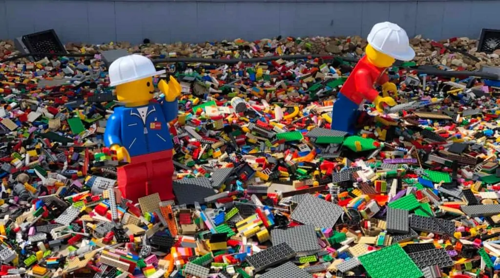 Disney Springs LEGO Store unveils mega mouse monument