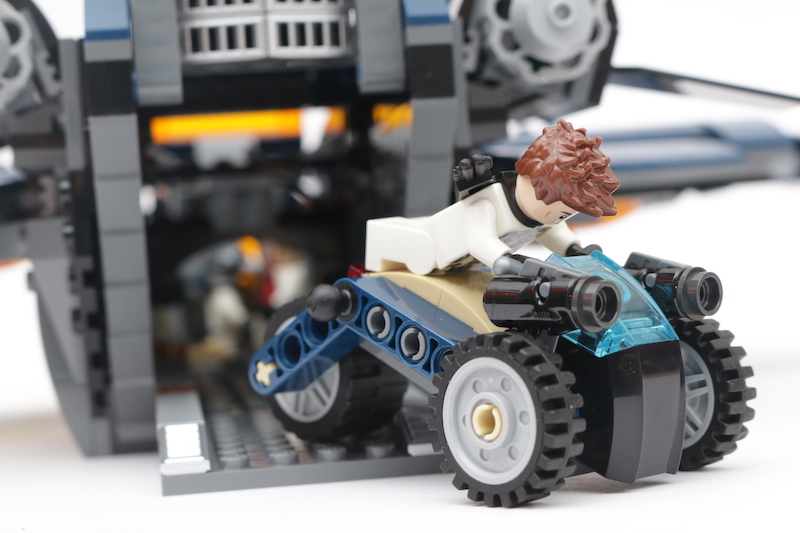 LEGO Marvel 76126 Avengers Ultimate Quinjet review