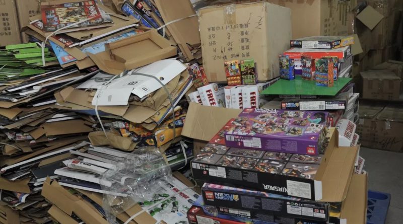 Clone brand Lepin has factories raided and owner is arrested for ...