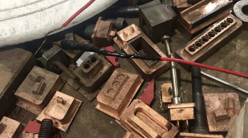 Clone brand Lepin has factories raided and owner is arrested for ...