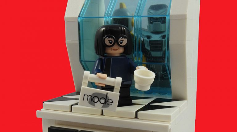 LEGO Disney Collectible Minifigures vignettes: Edna Mode