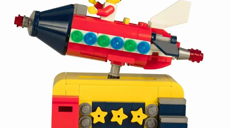 LEGO Ideas 40335 Space Rocket Ride official images