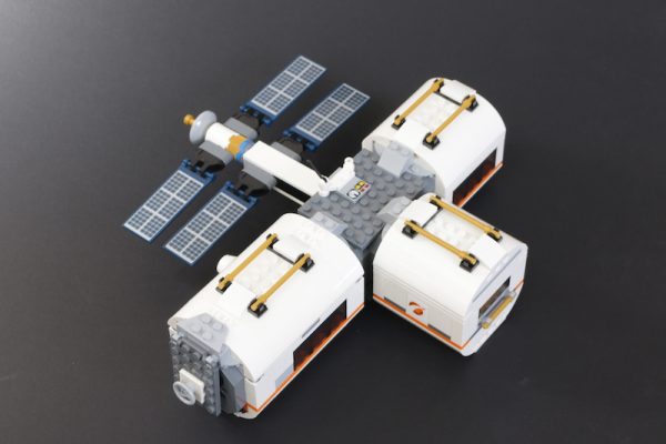 LEGO City Space 60227 Lunar Space Station review