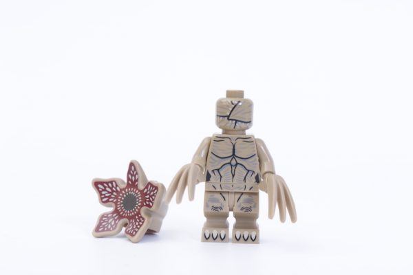 LEGO Stranger Things 75810 The Upside Down minifigure spotlight