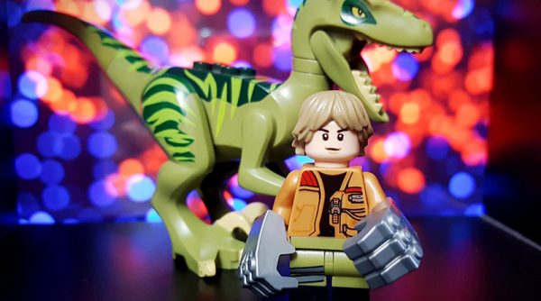Brick Pic of the Day: Luke vs Raptor