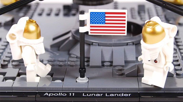 LEGO Creator Expert 10266 NASA Apollo 11 Lunar Lander review