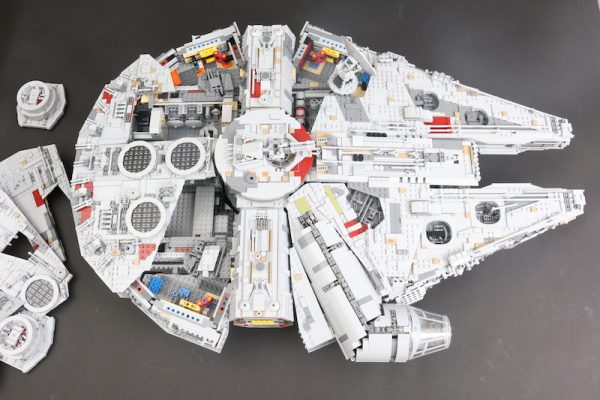 75192 Millennium Falcon display stand review and discount