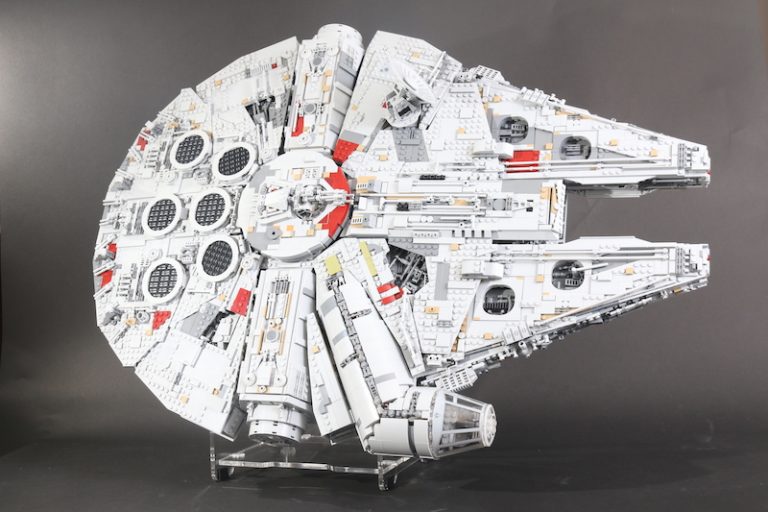 75192 Millennium Falcon display stand review and discount