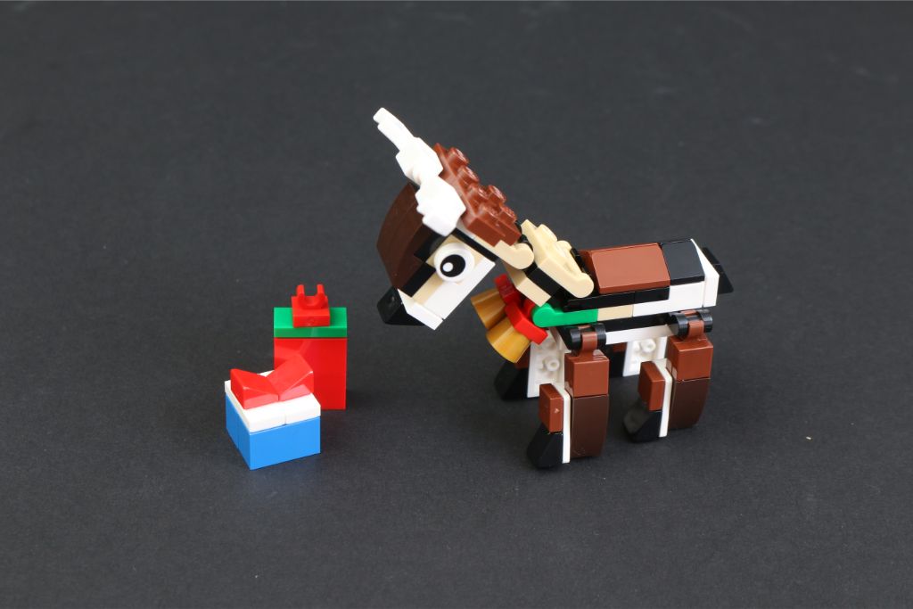 Getting festive with LEGO Creator 30434 Reindeer