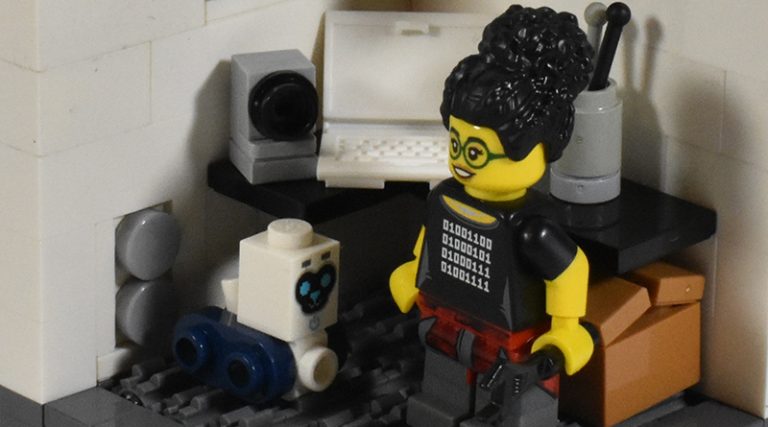 LEGO Collectible Minifigures Series 19 vignettes: Programmer