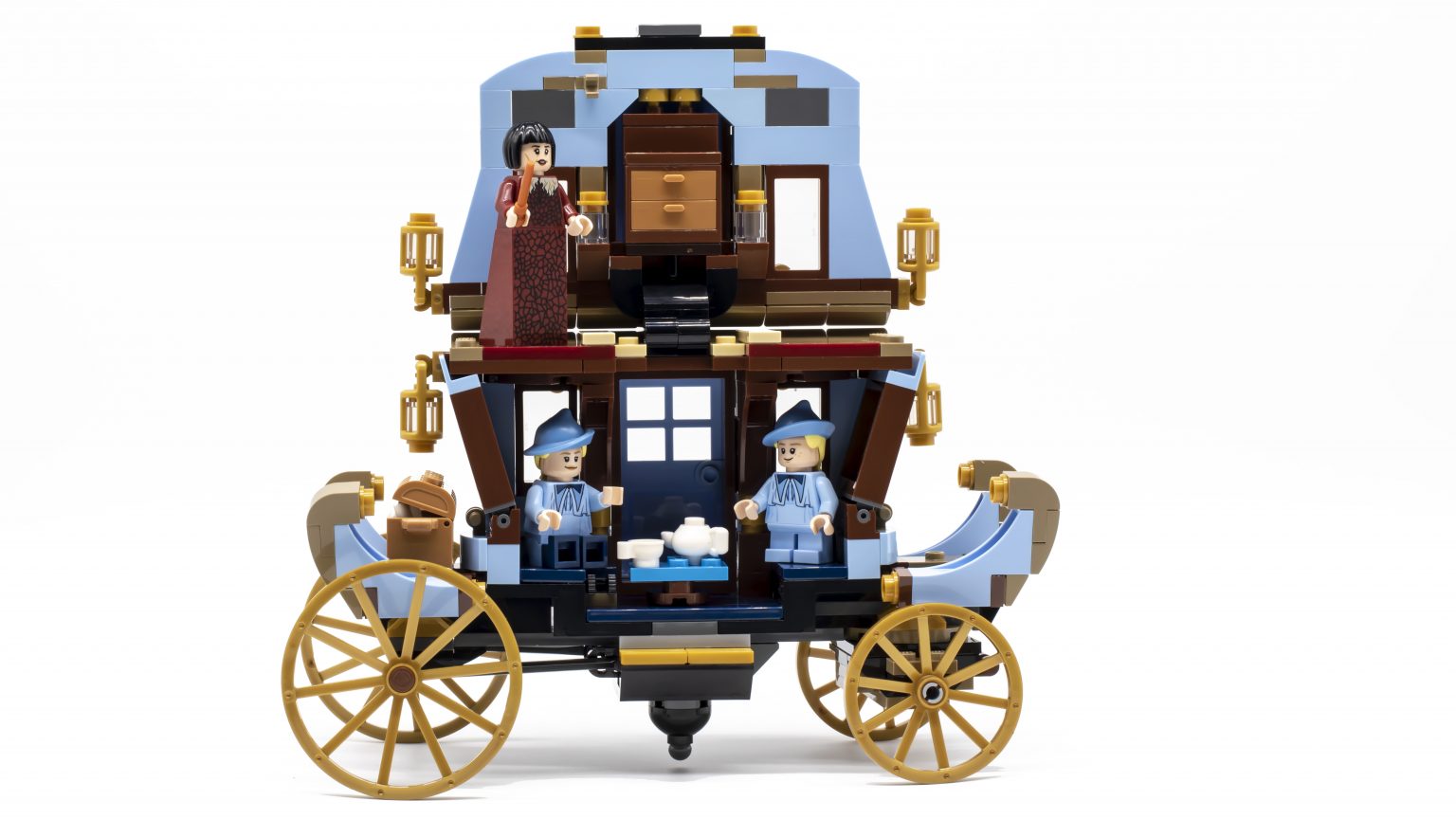 LEGO Harry Potter 75958 Beauxbaton’s Carriage: Arrival at Hogwarts review
