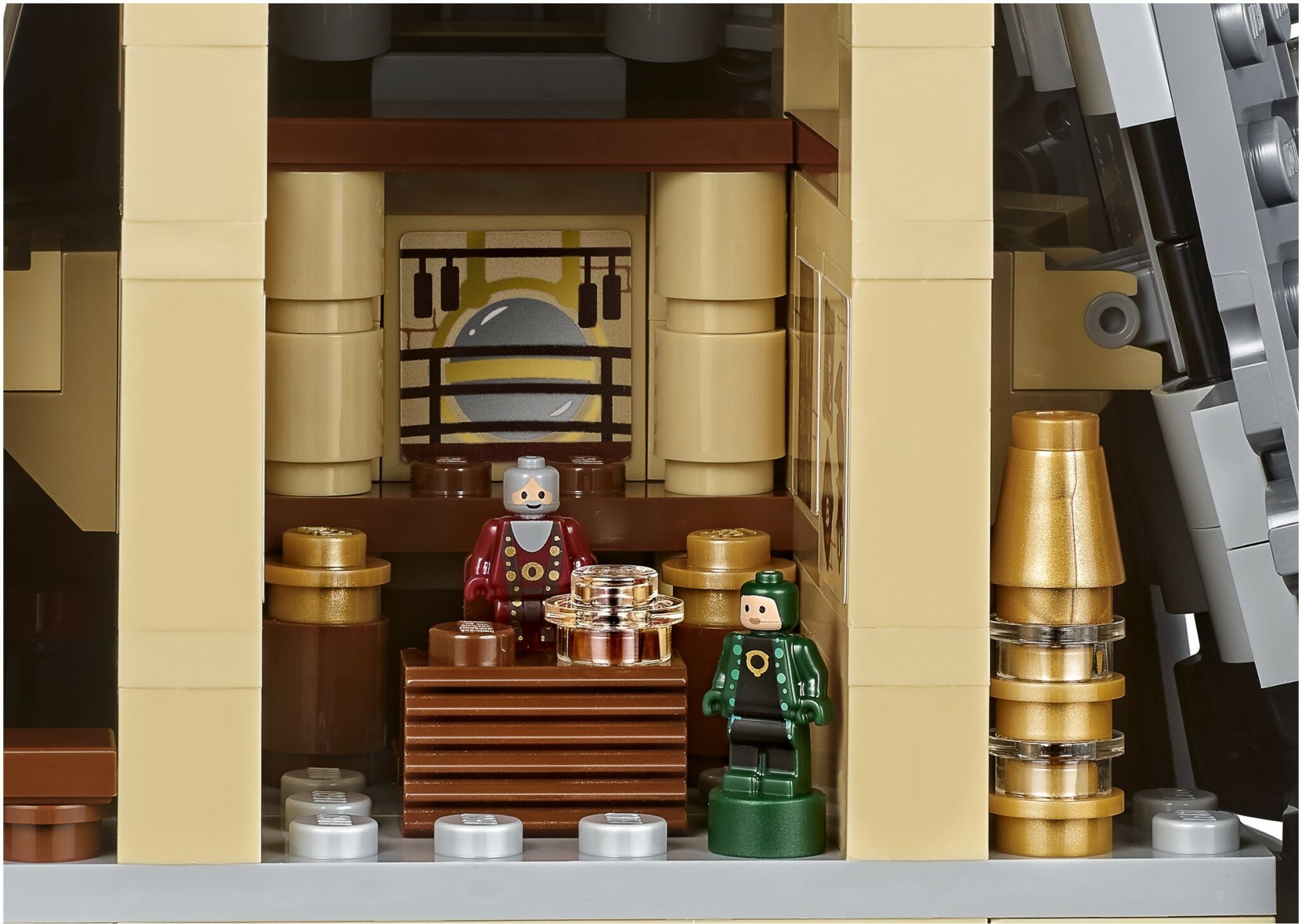 Comparing the microscale LEGO Harry Potter Hogwarts Castles