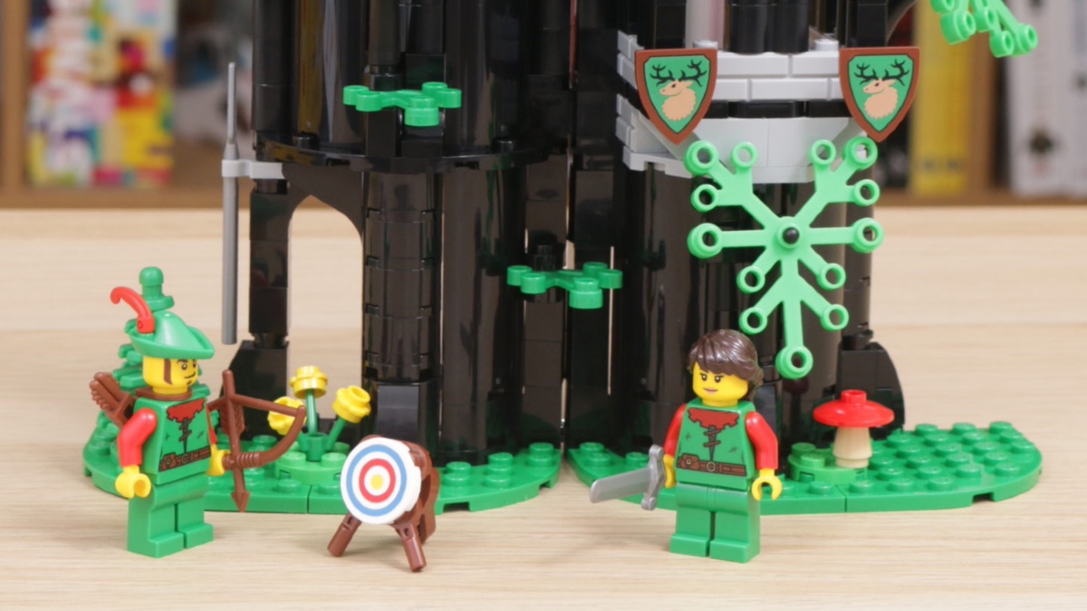 LEGO Castle 40567 Forest Hideout GWP still available in the UK and Europe