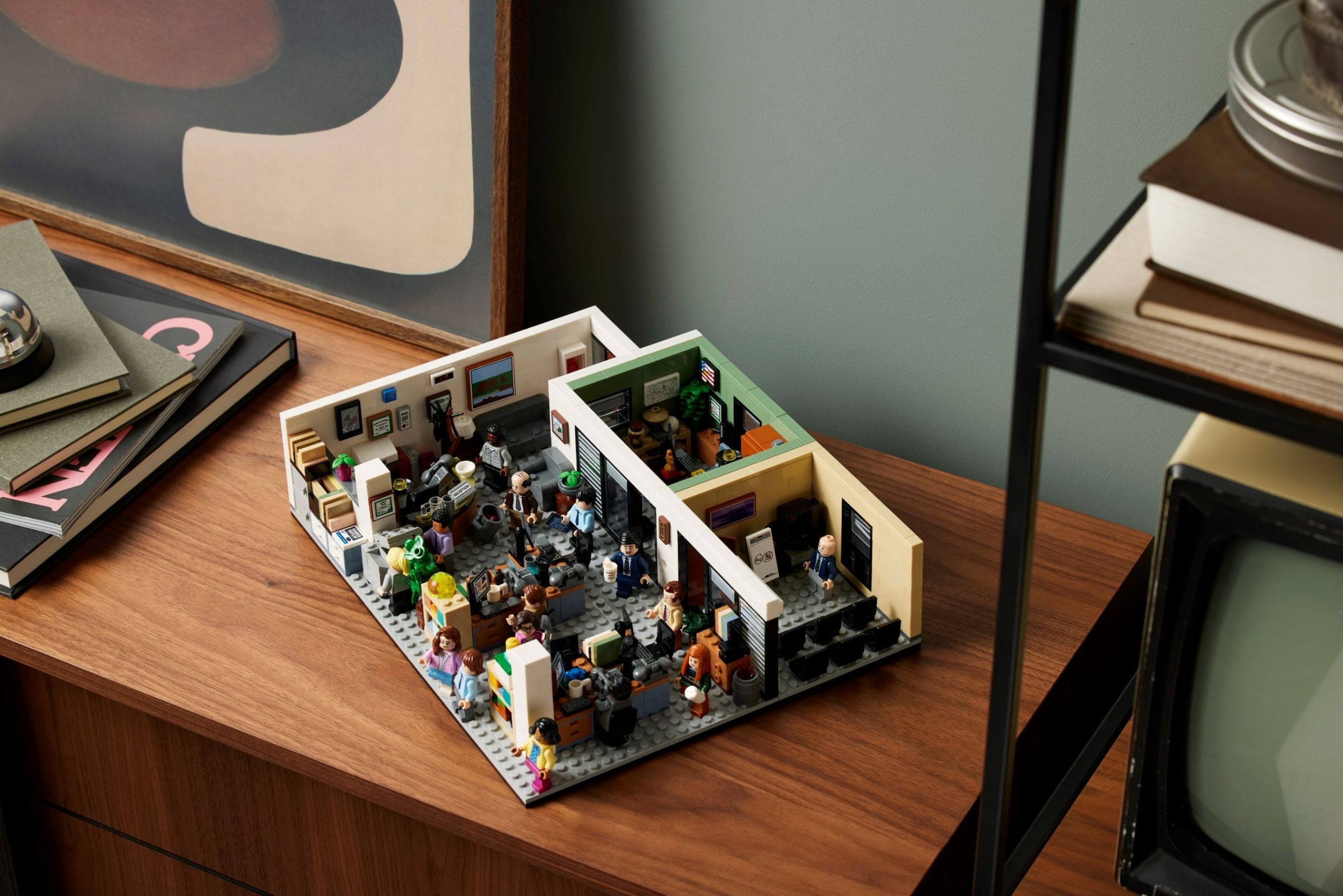 LEGO Ideas 21336 The Office revealed – with 15 minifigures