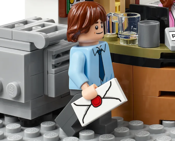 LEGO Ideas 21336 The Office's minifigures look just like the cast