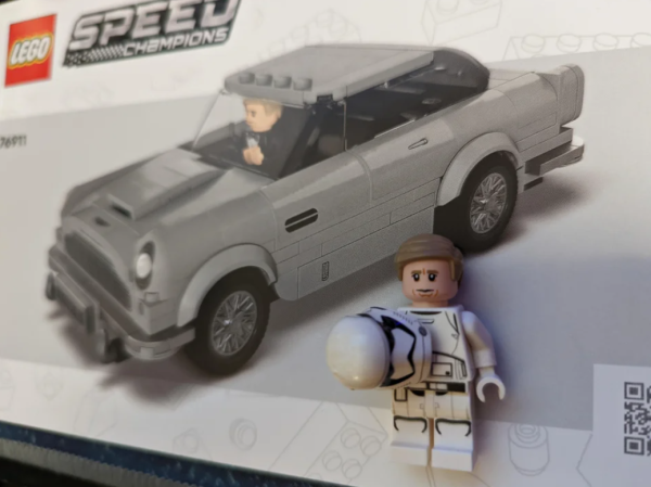 The new LEGO James Bond minifigure is perfect for Star Wars too