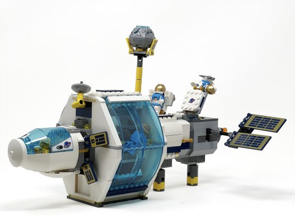 LEGO CITY 60349 Lunar Space Station review: Artemis LEGO?
