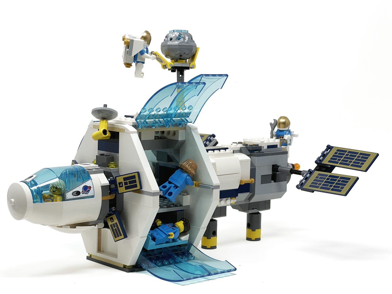 LEGO CITY 60349 Lunar Space Station review: Artemis LEGO?