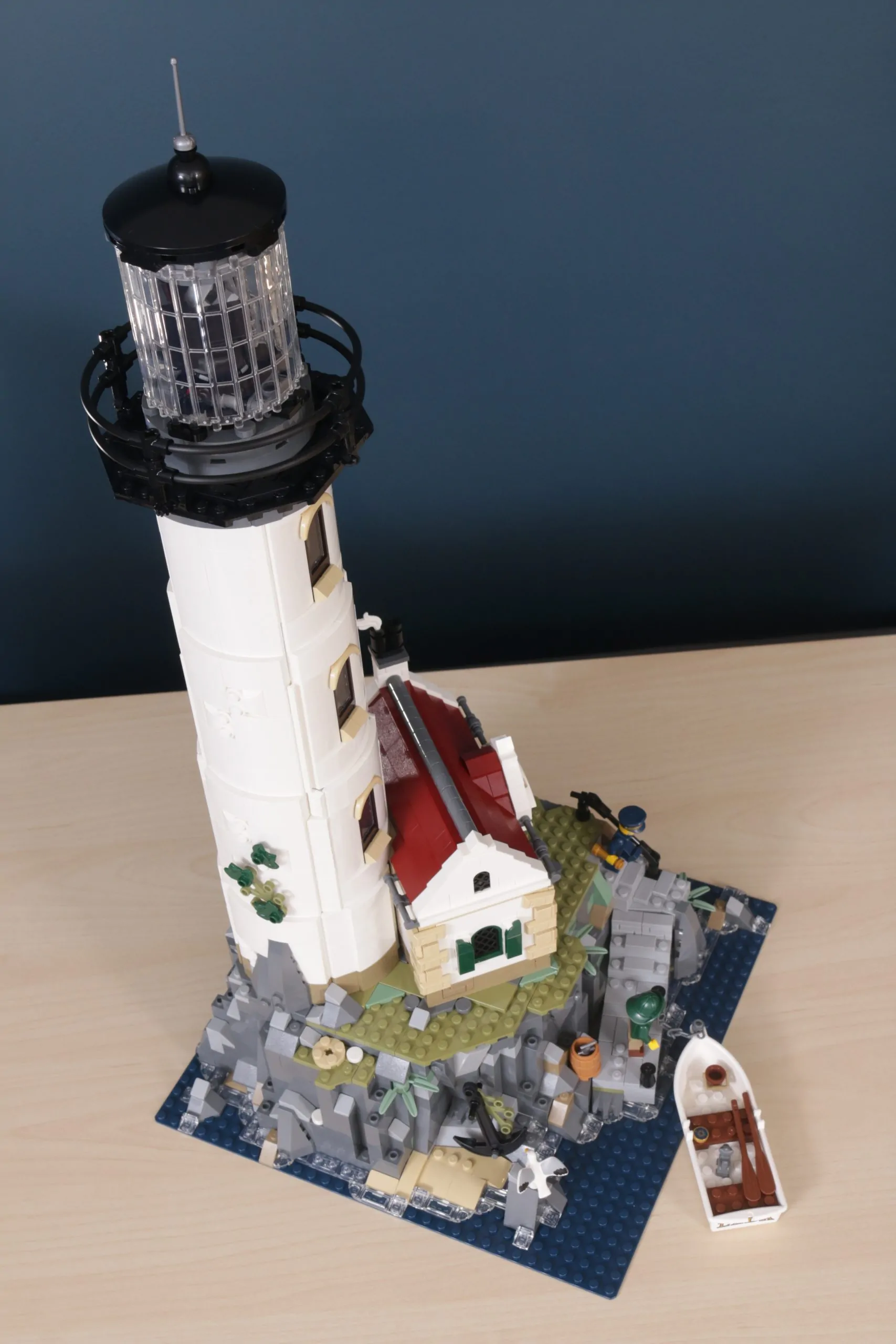 Why LEGO Ideas 21335 Motorised Lighthouse changed to minifigure scale