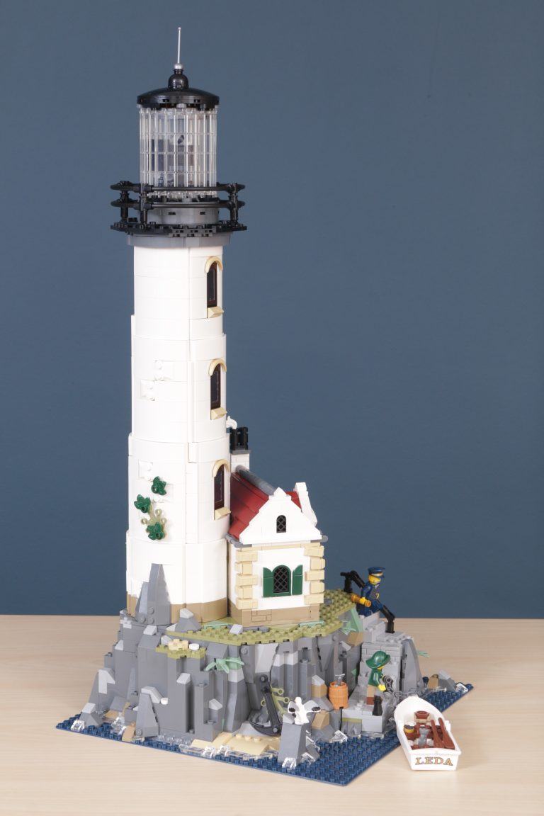 LEGO Ideas 21335 Motorised Lighthouse review and gallery
