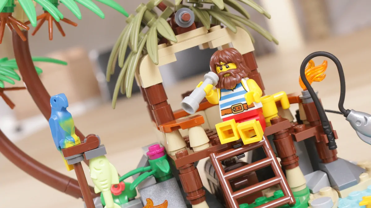 LEGO Ideas 40566 Ray the Castaway gift-with-purchase review