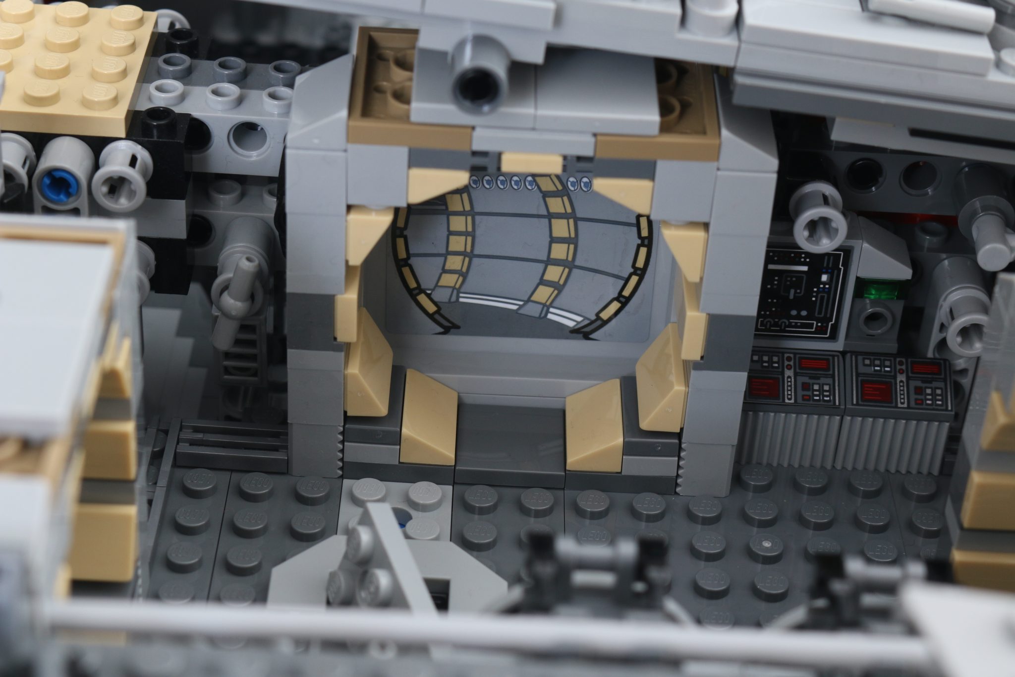 How to improve LEGO Star Wars 75192 Millennium Falcon
