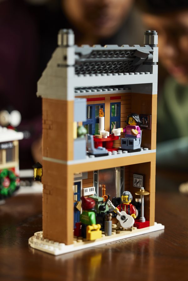 LEGO Winter Village 10308 Holiday Main Street revealed